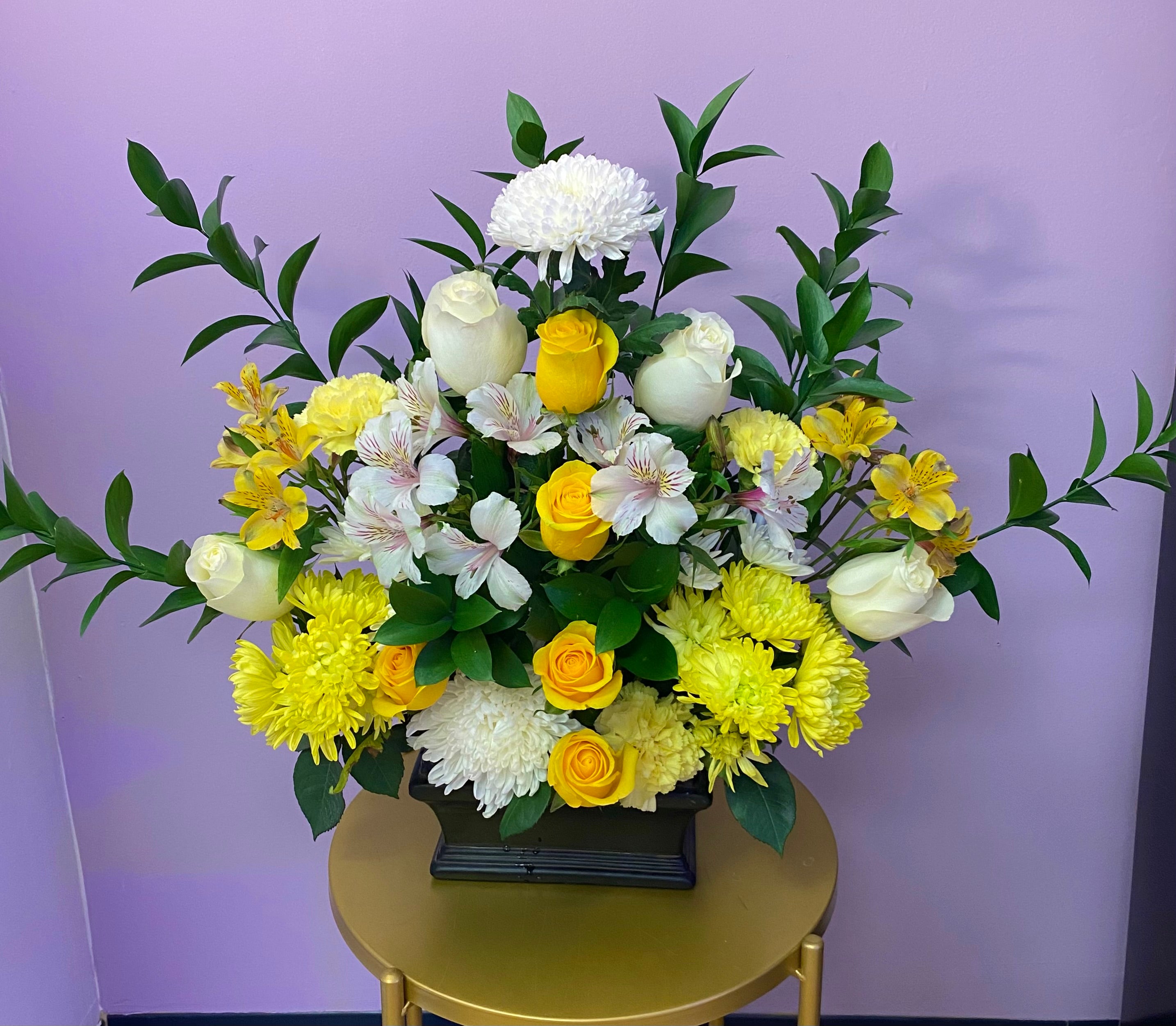 White & yellow sympathy floor basket – Flowers De Bloom
